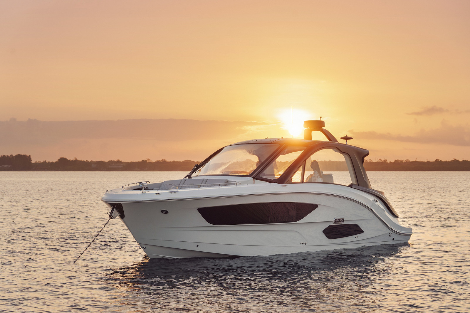 TẠI SAO SEA RAY SUNDANCER VẪN LÀ CHIẾC DU THUYỀN THỂ THAO (SPORT ...